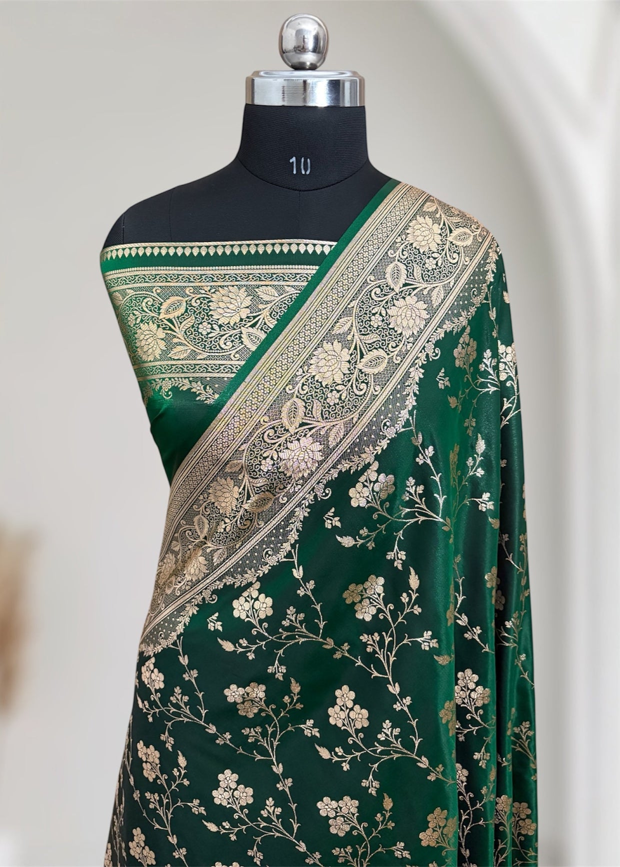 Botel Green Dual Tone Satin Silk Banarasi Saree in Jaal Pattern – Zohra Silk